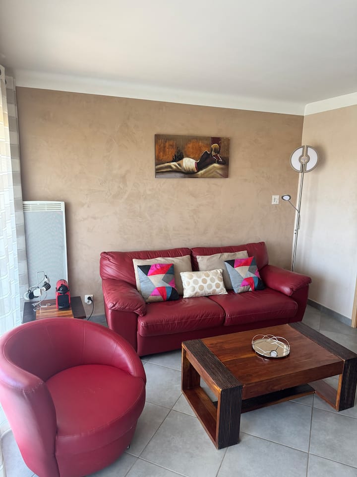 Appartement Climatisé, Plage à Pied, Balcon - Saint-Cyr-sur-Mer