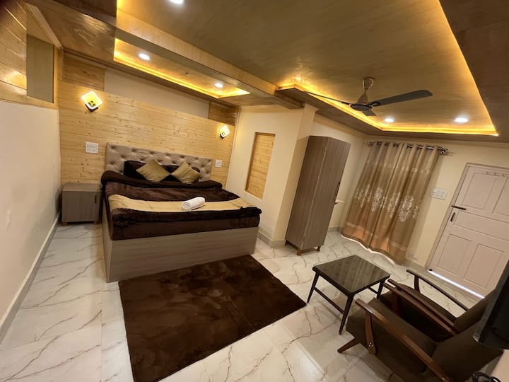 Hezzah Cottage (Entire Floor With Garden) - Srinagar
