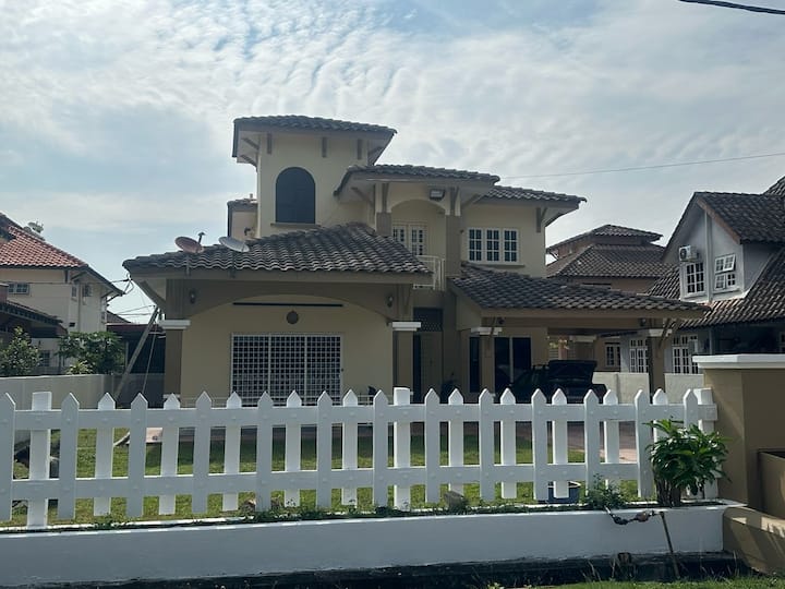 Venice Lawn Retreat Bungalow - Lumut