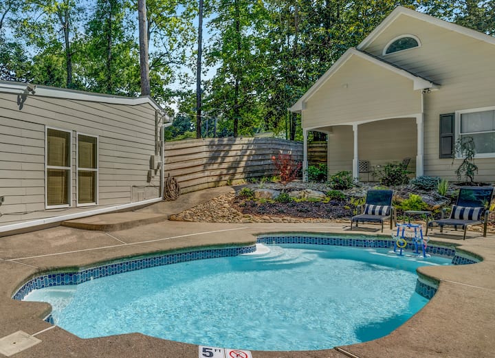 Private Lakefront Pool Home With Swim Dock - Buford, GA