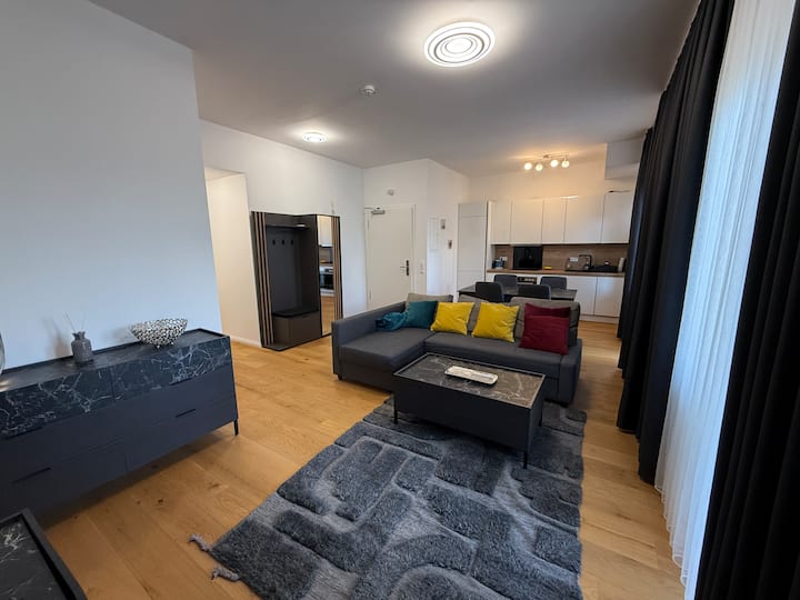 2 Zimmer Wohnung Auf Den Kölner Ringen! - Keulen
