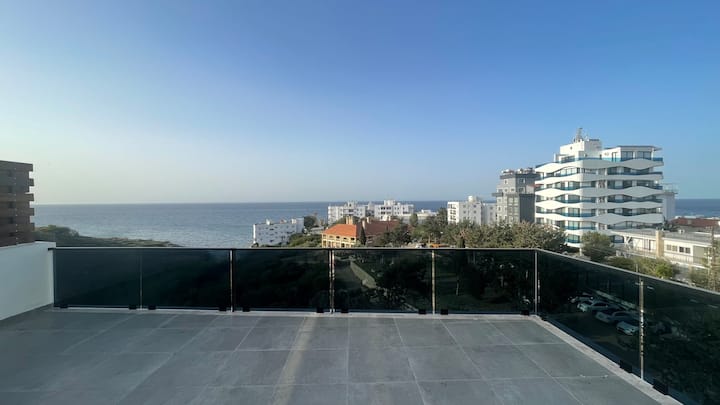 3 Bedroom Sea View City Flat - Kirenia