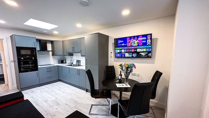 Deluxe Town Centre Apartment For 2 - Cobh