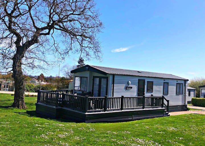 Relaxing Retreat With Hot Tub - Isle of Wight