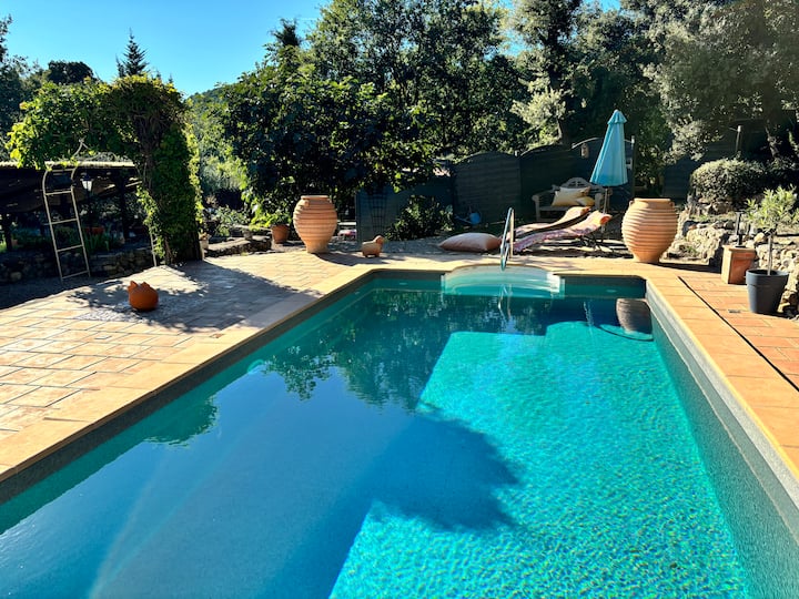 Cabanon Ensoleillé Charme Du Sud - Montferrat