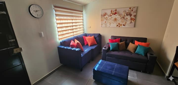 Prime Location! Walk To Restaurants - San Salvador