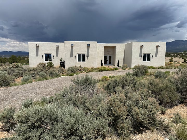 The Artistic Oasis - Taos, NM