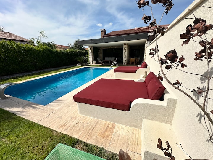 Bağyolu 4 Oda,özel Havuzlu,lux Taşvilla* 12 Kişi* - Urla