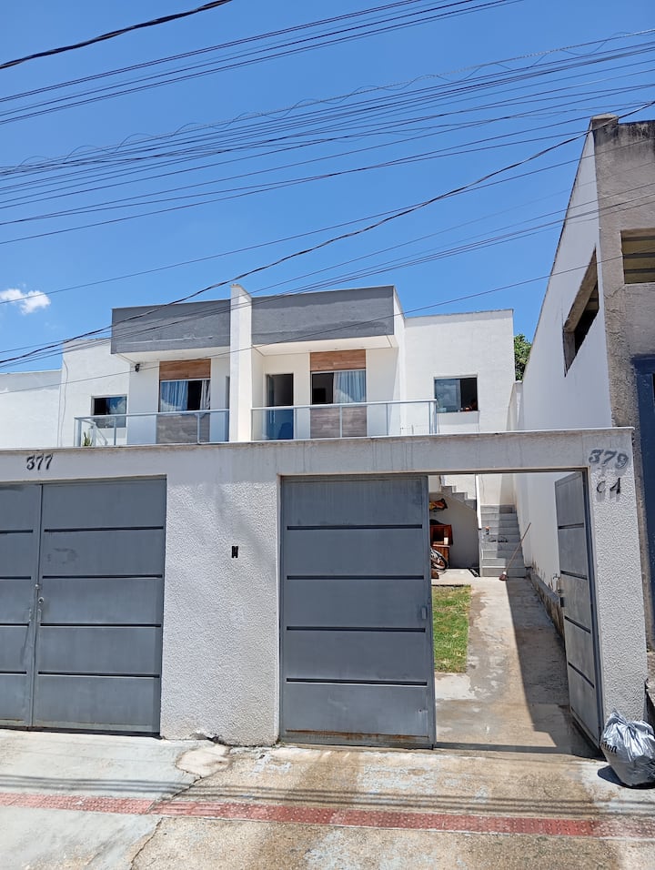 Casa 2 Quartos, 2 Vagas Garagem, áRea Pet. - Betim