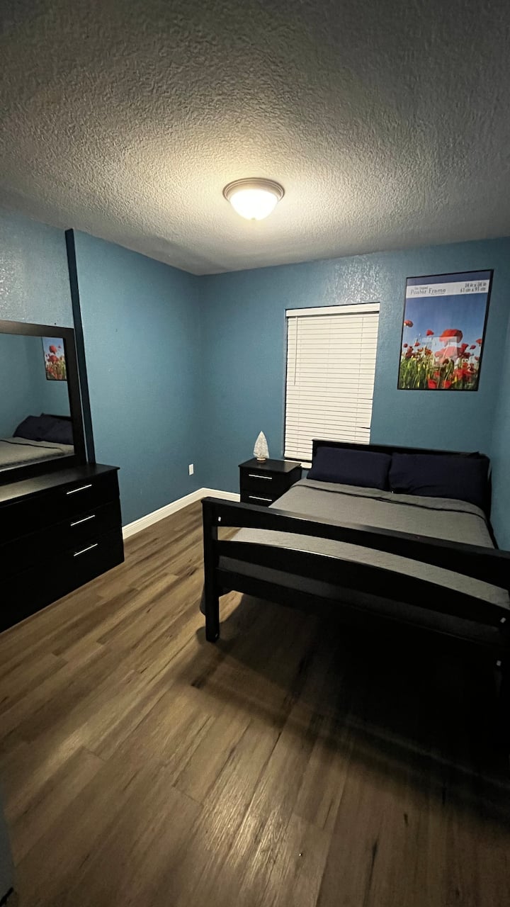 Shared House With Private Room - Miami, FL