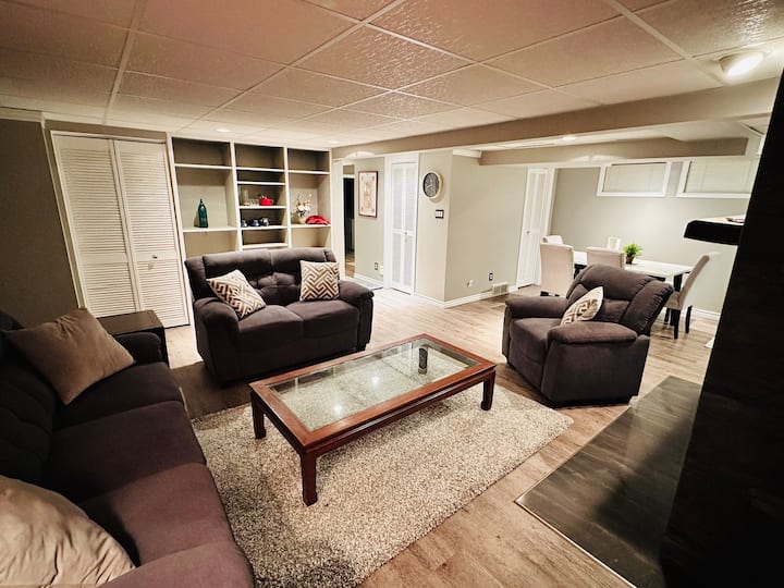 Spacious, Comfy & Cozy Place - Saskatoon