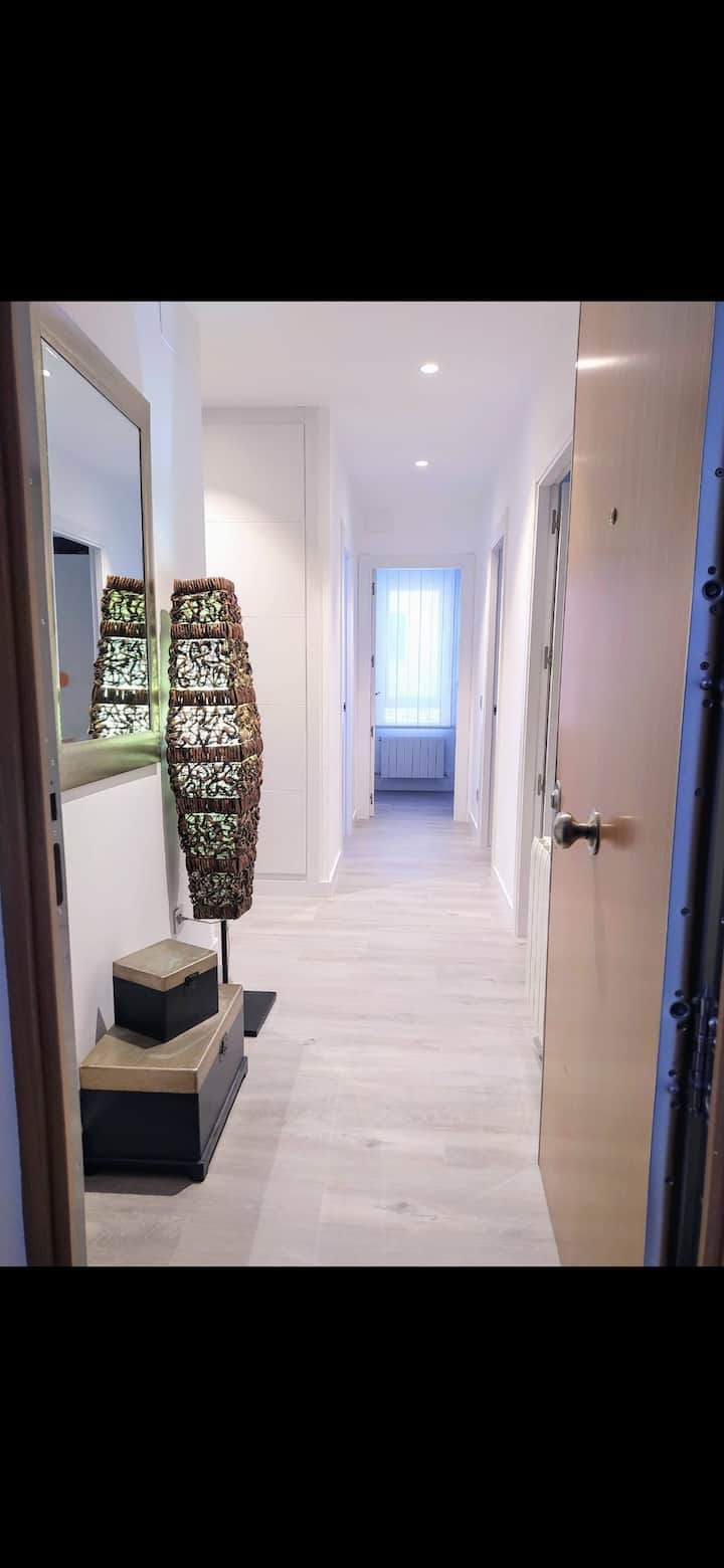Piso Céntrico De 3 Dormitorios - Ávila‎