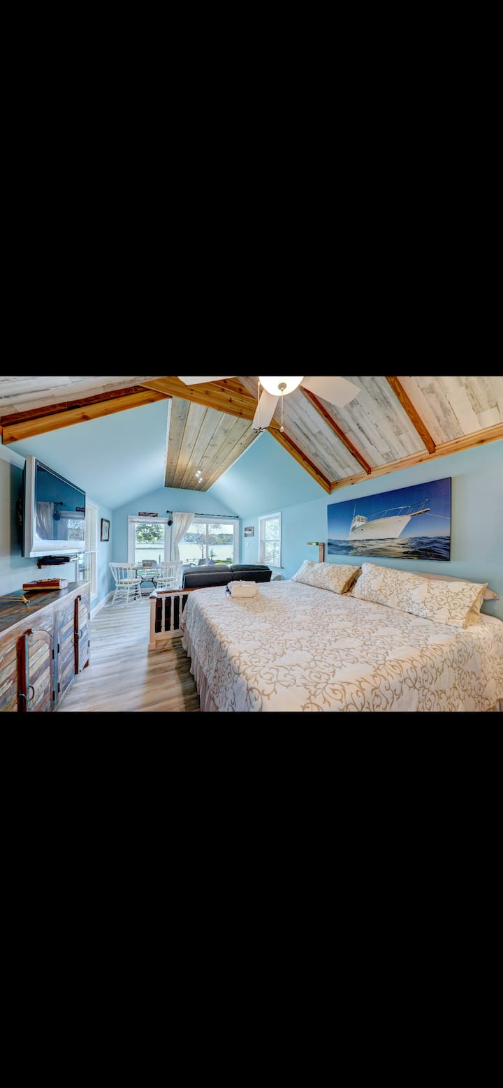 The Boathouse On The Creek - Delaware