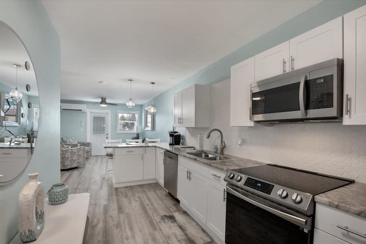 Clean*great Location*dockage Available*heated Pool - Manasota Key, FL