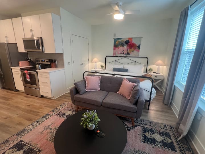 Sweet Suite | Sobro Studio | Near Broadway - Nashville, TN