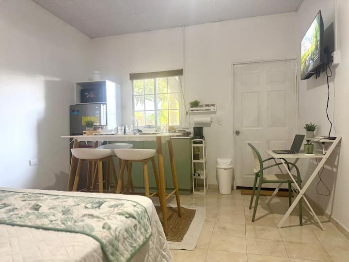 Surf Al Amanecer + Wifi Rápido: Vive El Sunzal - El Salvador