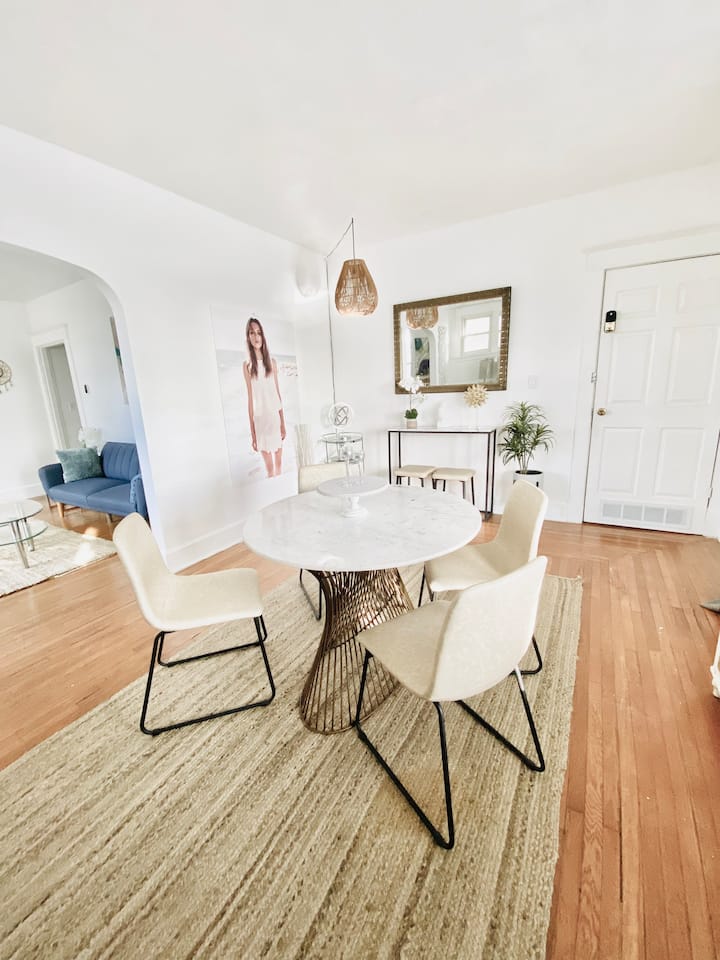 “Bright” 3br/2bath Near Uc/otr - Cincinnati