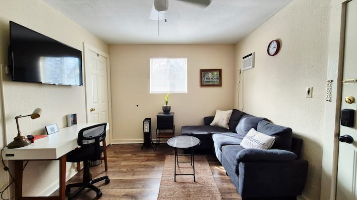 Spacious Private Guest Suite - San Antonio, TX