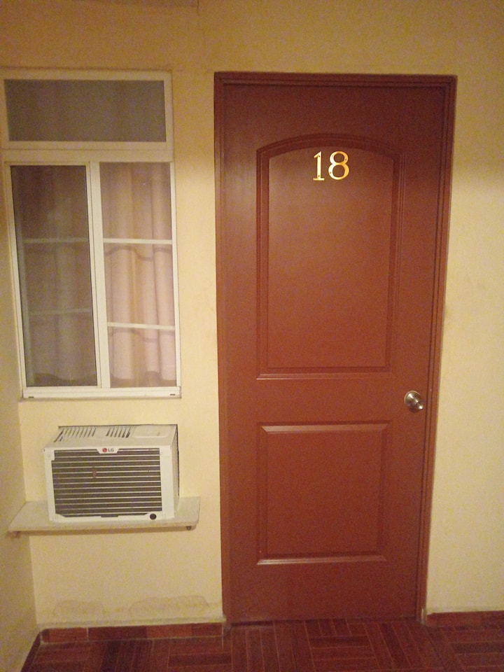 Hotel Los ÁNgeles
Habitación 18 - Salamanca
