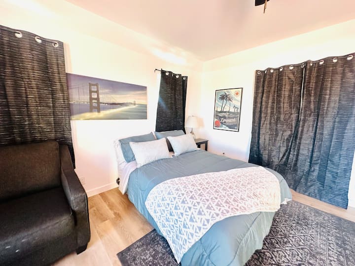 Chic Studio 5 - Hyde Park, Crenshaw Metro Rail La - Los Angeles, CA