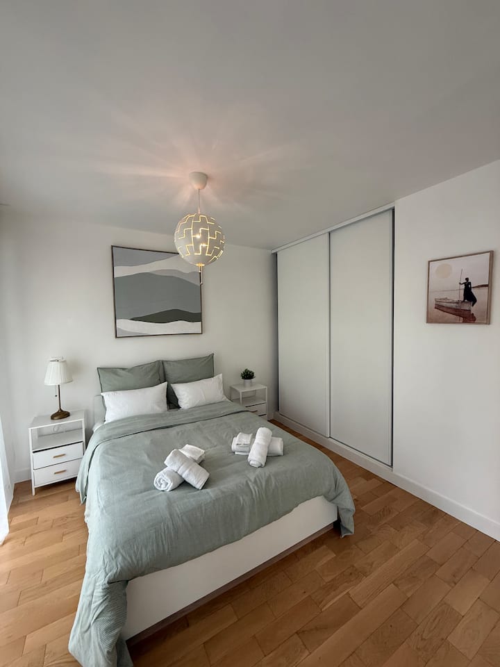 Luxury And Cozy Apartment In La Defense - ibis Paris La Defense Courbevoie