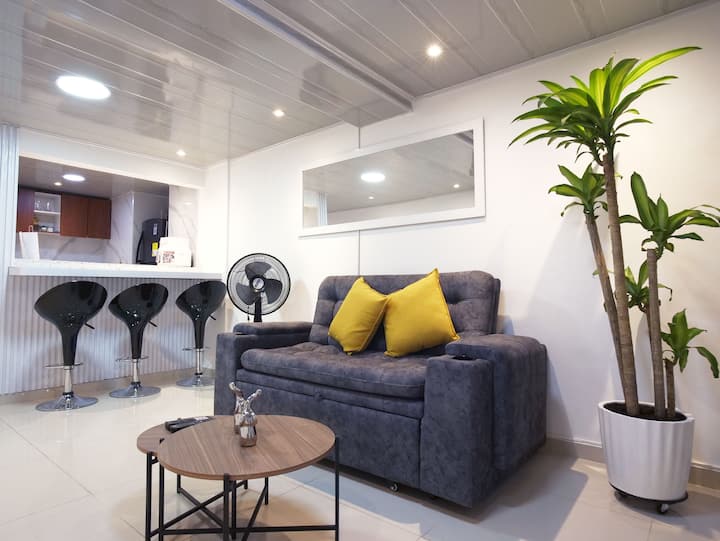 Casa 1er Piso · Parking · 2hab A/c · Wifi 300mbs - Cali