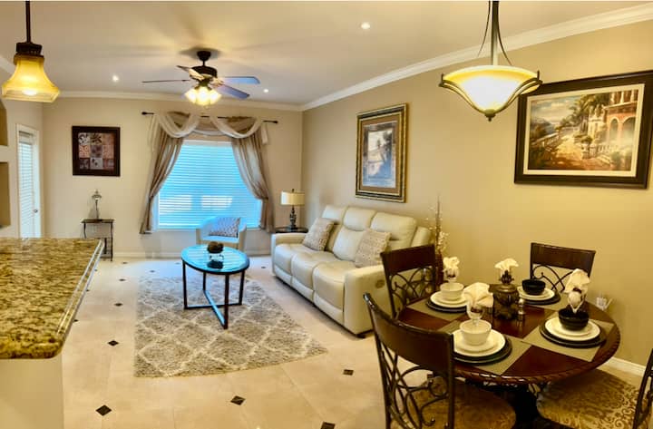 Executive Condo League City ! - Kemah, TX