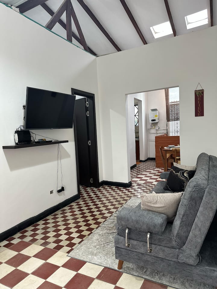 Encanto Colonial En San Antonio | Centro Histórico - Cali