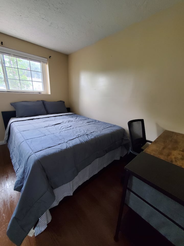 Cozy, Budget Friendly Room - A - Layton, UT
