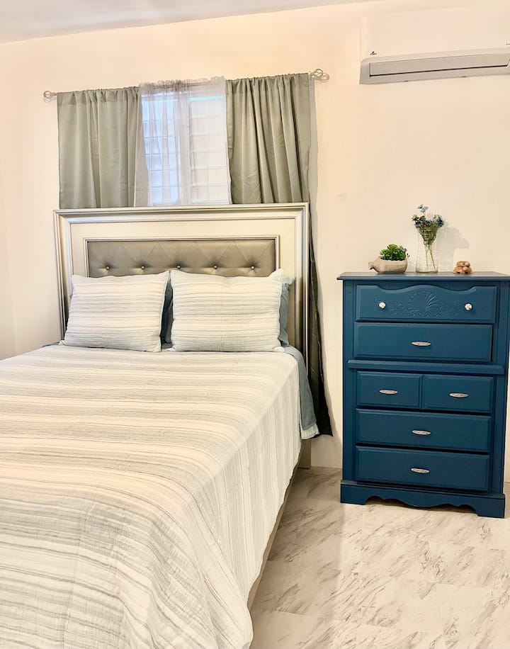 Airy 3br Walkable Location - Charlotte Amalie
