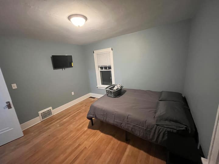 Room 2b - Battle Creek, MI