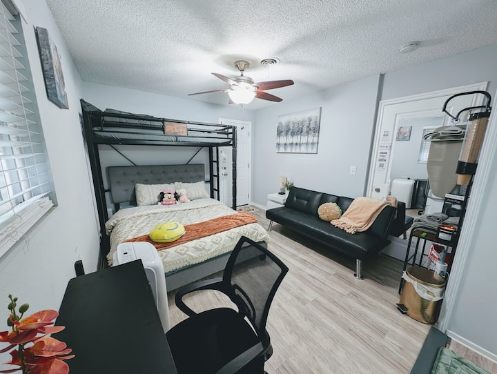 Silencing Studio Near Beach,disney & Lit Saigon - Stanton, CA
