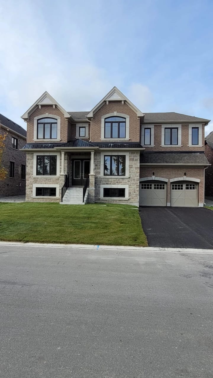 Cozy Home In Stayner – Close To Wasaga Beach - Wasaga Beach
