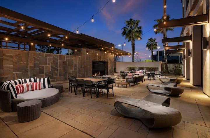 Stylish 4 Units W/ Breakfast - Napa, CA