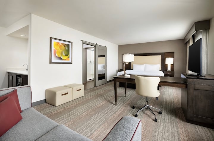 Stylish 1 King Sofa Bed Studio W/ Breakfast - Napa, CA