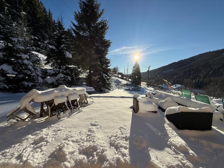 Rustic Farm House (Sleeps 10+) - Prémanon