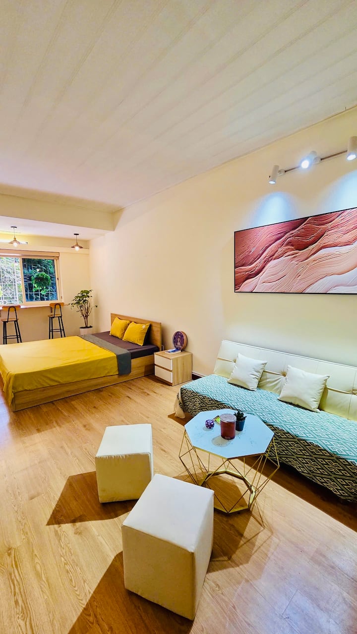 Hanoi Vintage Loft -Retro Stay For Up To 4 Guests - Hanoi