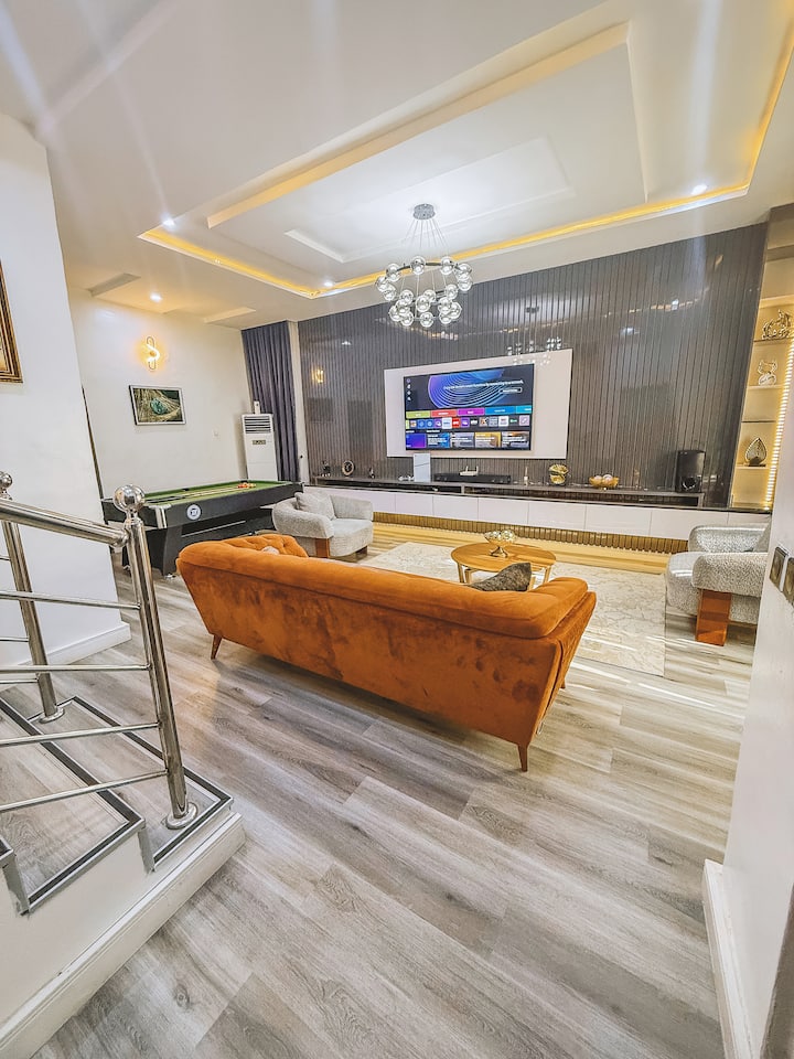 Luxury 4 Bed Duplex, 24/7 Electricity, Wifi, Pool - Nigeria