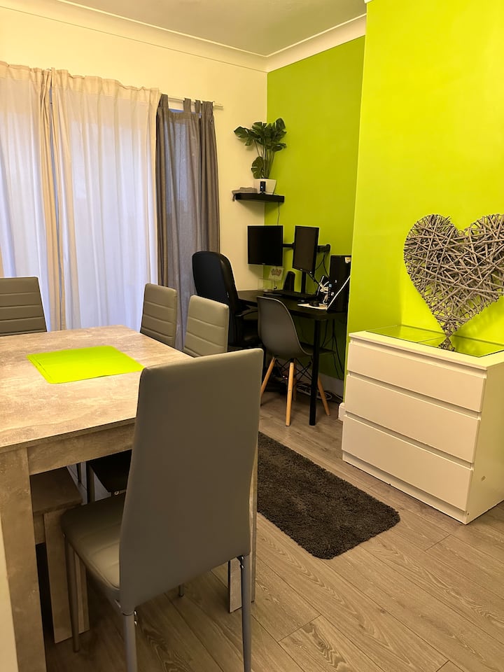 Minutes Away From Thorpe Park, Heathrow, River - Aéroport de Londres Heathrow (LHR)