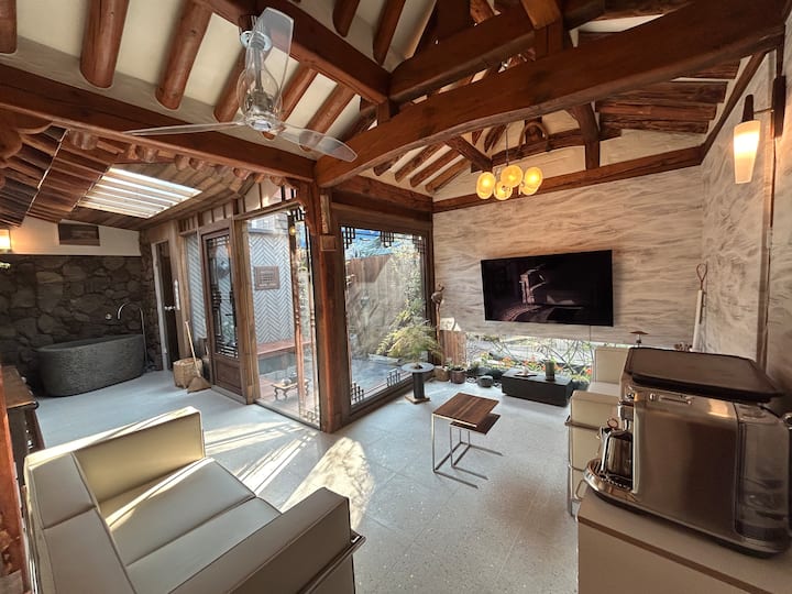 Luxury Hanok Suite Hotel With Elegance/ 4min Metro - Seoul