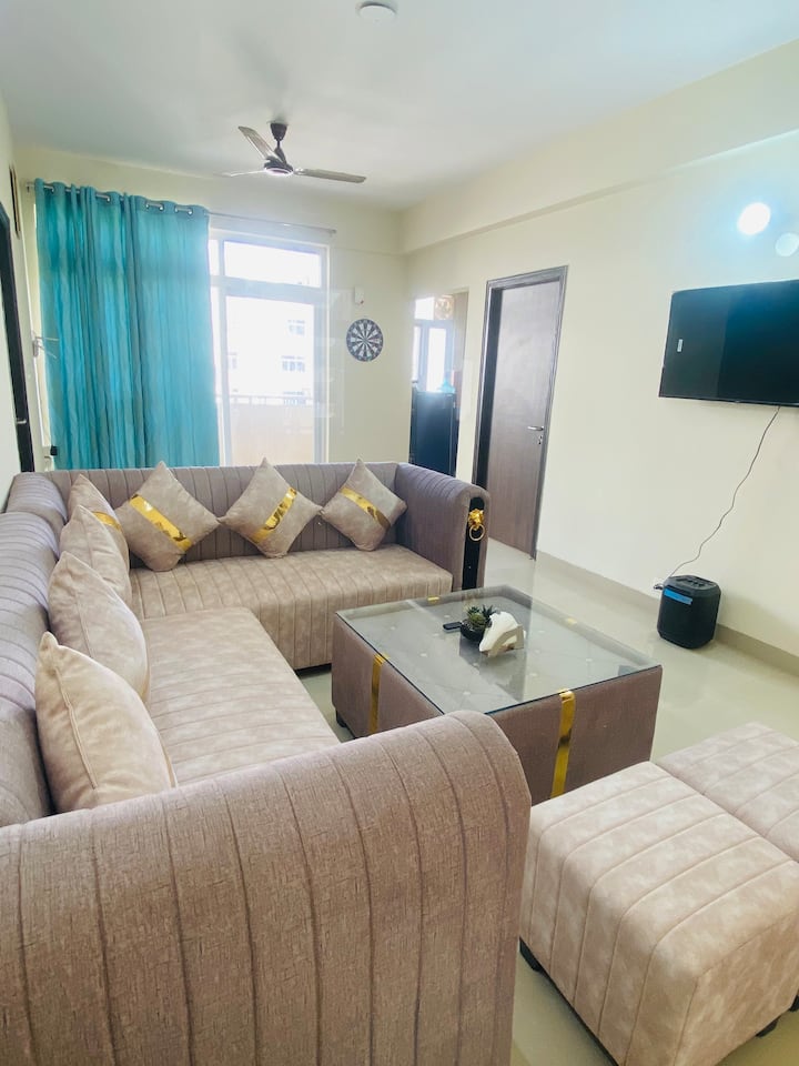 Advai’s Cozy Corner - Agra