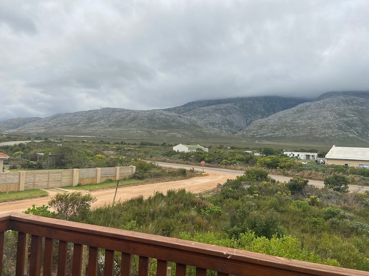 Home Away From Home.  Very Cosy. - Pringle Bay