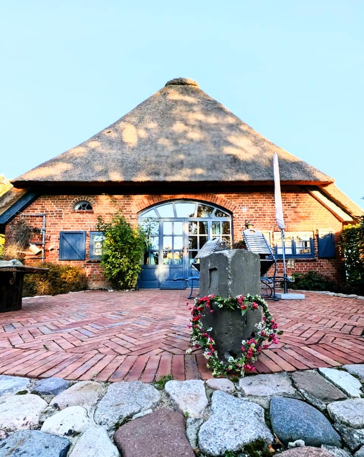 Gemütliches Apartment Mit Kamin In Reetdachhaus - Deutschland