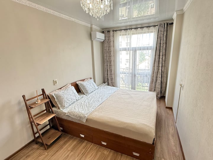 Chic Central Flat In Bishkek's Golden Square - Bishkek