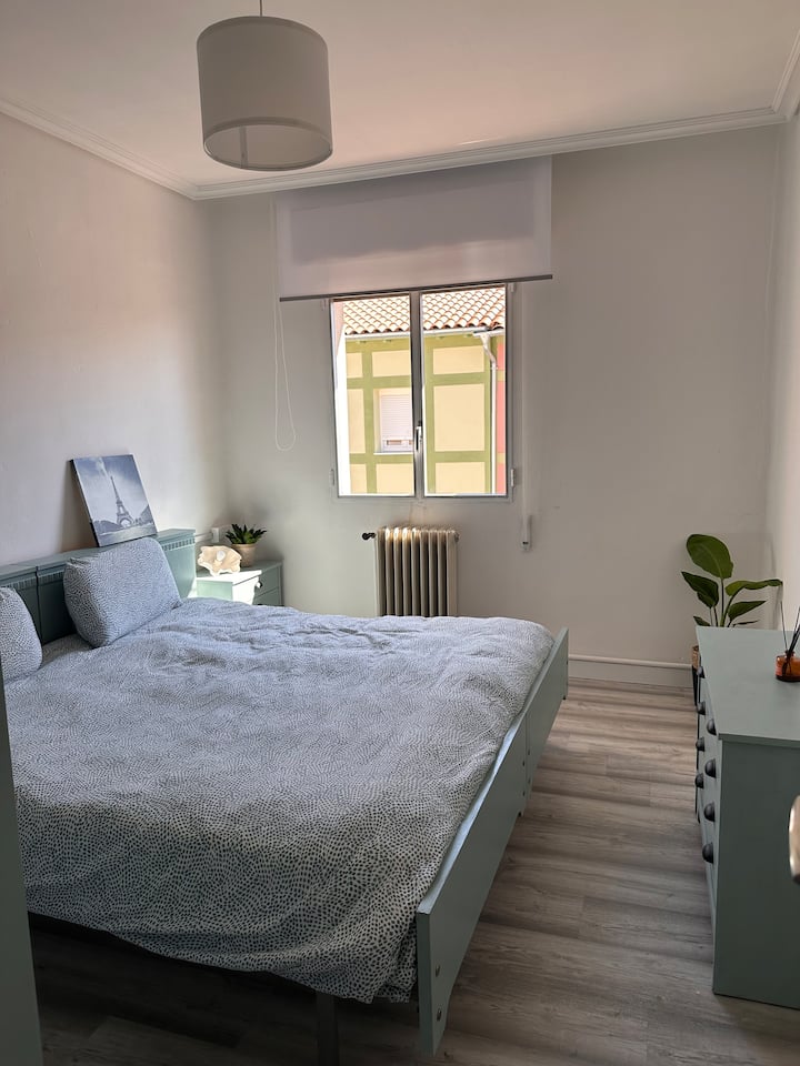 Habitación Con Mucha Luz Natural - Pampelune