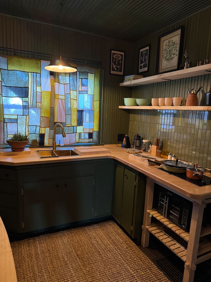 Dreamy Downtown Duplex - Eau Claire, WI