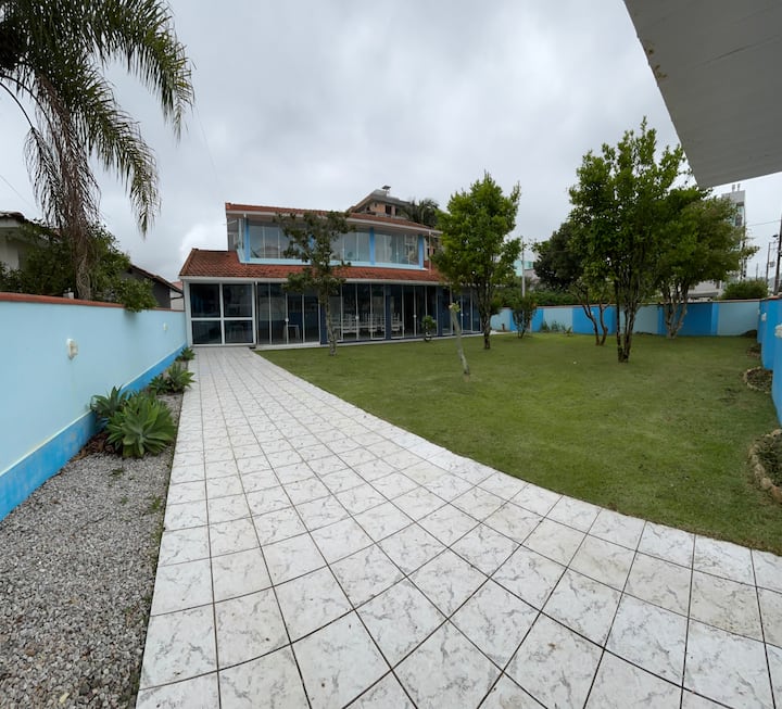 Big House A 200 Metros Da Praia - Governador Celso Ramos