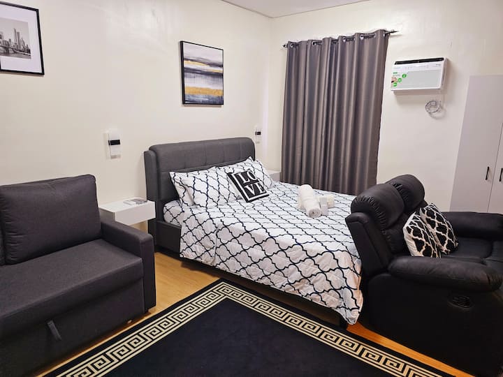 Queen&sofa Bed+recliner Chair & 65" Tv Suite Room - Trece Martires