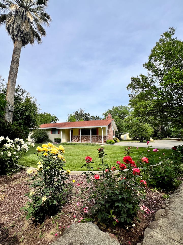 The Wingate Ranch - Charming Orchard Retreat - Red Bluff, CA