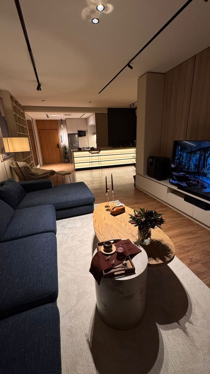 Cinematic Retreat In Al Hamra - Steps From The Sea - Jeddah